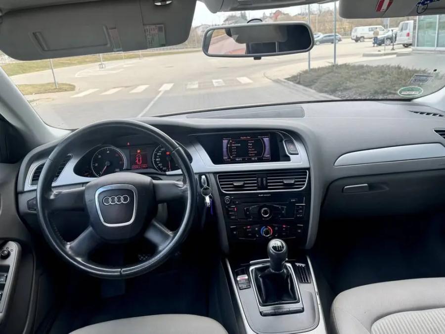 Zils Audi A4 2009 Rēzekne, ar dzinēja tilpumu 2.00 L un nobraukumu 238 tūkst. km par 5600 €, foto 13 vietnē AUTOMOTO.COM.LV