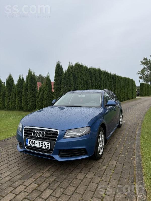 Zils Audi A4 2009 Rīga, ar dzinēja tilpumu 1.80 L un nobraukumu 240 tūkst. km par 3750 €, foto 1 vietnē AUTOMOTO.COM.LV