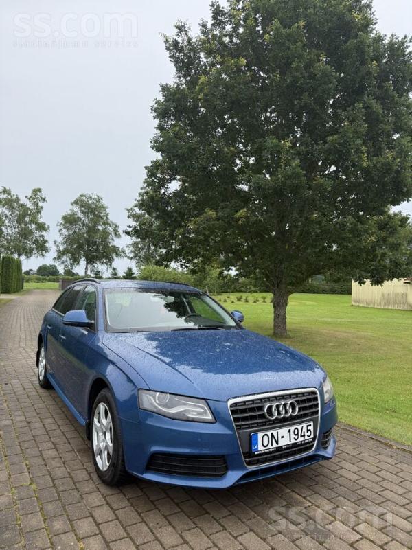 Zils Audi A4 2009 Rīga, ar dzinēja tilpumu 1.80 L un nobraukumu 240 tūkst. km par 3750 €, foto 2 vietnē AUTOMOTO.COM.LV