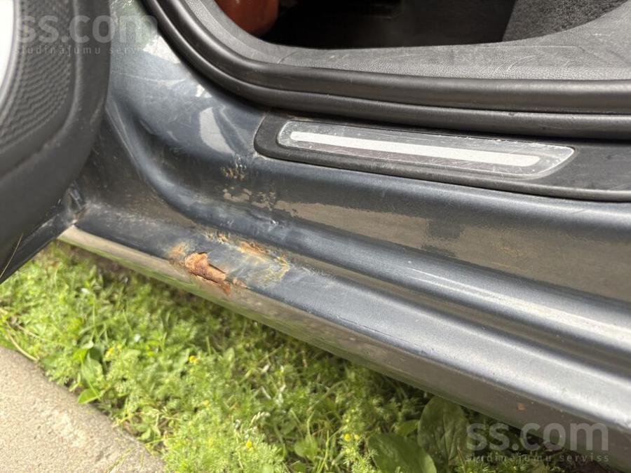 Zils Audi A4 2009 Rīga, ar dzinēja tilpumu 2.00 L un nobraukumu 358 tūkst. km par 3500 €, foto 4 vietnē AUTOMOTO.COM.LV