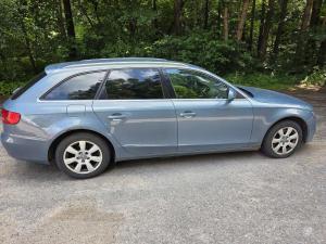 Zils Audi A4 2009 Viļņa, ar dzinēja tilpumu 1.99 L un nobraukumu 300 tūkst. km par 2700 €, foto 4 vietnē AUTOMOTO.COM.LV