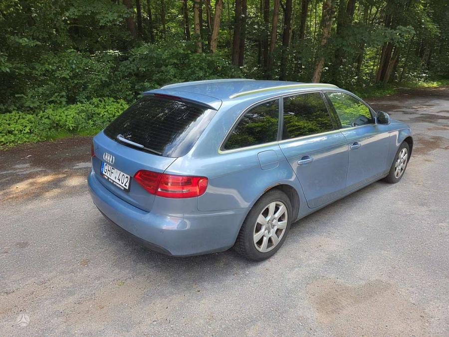 Zils Audi A4 2009 Viļņa, ar dzinēja tilpumu 1.99 L un nobraukumu 300 tūkst. km par 2700 €, foto 5 vietnē AUTOMOTO.COM.LV