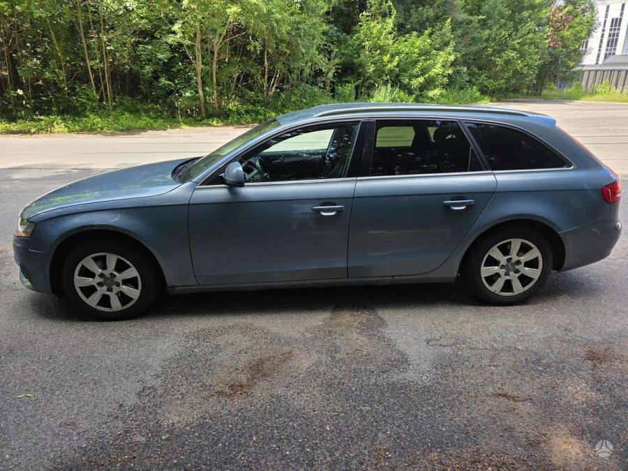 Zils Audi A4 2009 Viļņa, ar dzinēja tilpumu 1.99 L un nobraukumu 300 tūkst. km par 2700 €, foto 15 vietnē AUTOMOTO.COM.LV