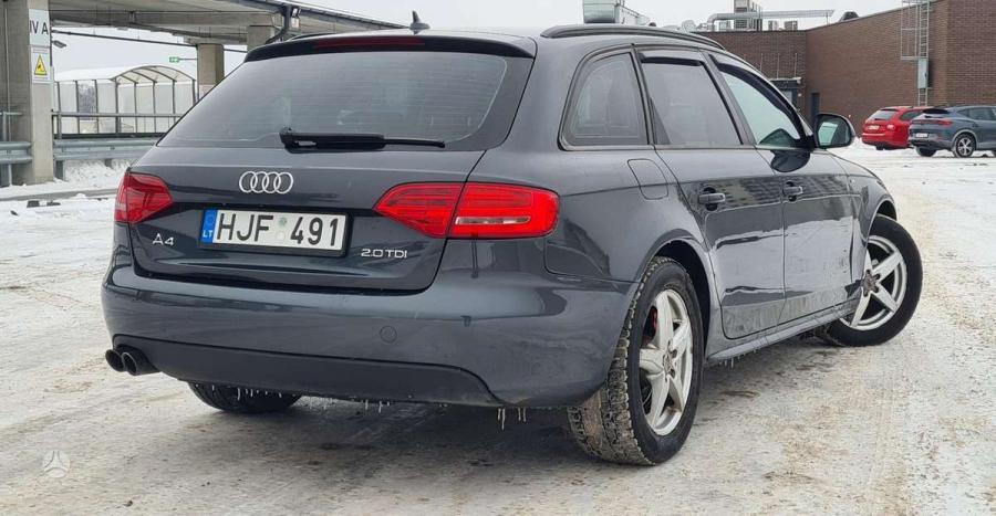 Zils Audi A4 2010 Viļņa, ar dzinēja tilpumu 1.97 L un nobraukumu 418 tūkst. km par 4500 €, foto 4 vietnē AUTOMOTO.COM.LV