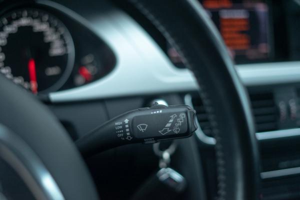 Zils Audi A4 2010 Rīga, ar dzinēja tilpumu 2.70 L un nobraukumu 336 tūkst. km par 6490 €, foto 6 vietnē AUTOMOTO.COM.LV