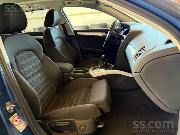 Zils Audi A4 2010 Tukums, ar dzinēja tilpumu 2.00 L un nobraukumu 304 tūkst. km par 5999 €, foto 7 vietnē AUTOMOTO.COM.LV