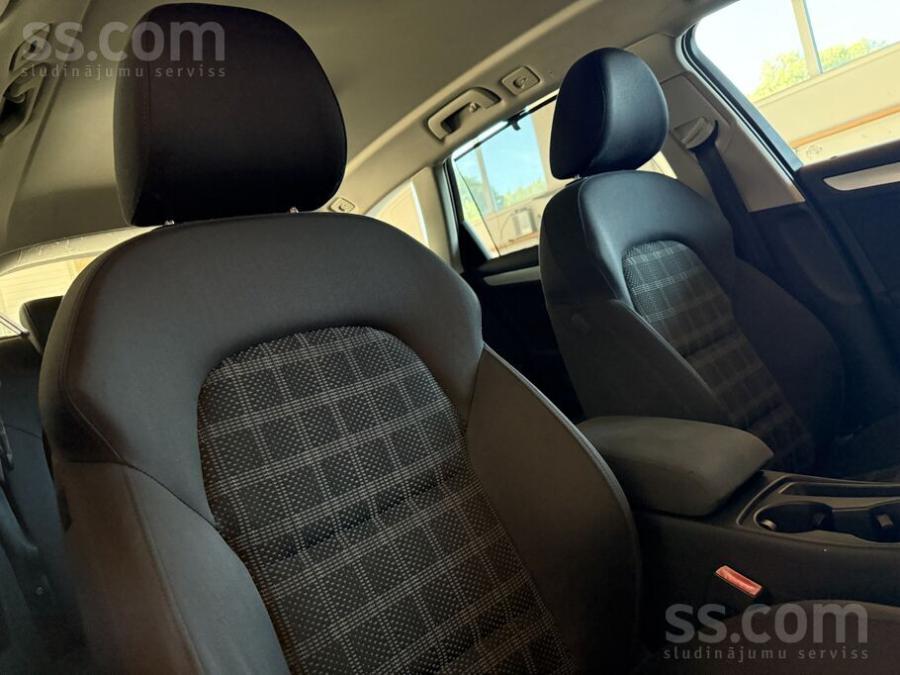 Zils Audi A4 2010 Tukums, ar dzinēja tilpumu 2.00 L un nobraukumu 304 tūkst. km par 5999 €, foto 9 vietnē AUTOMOTO.COM.LV