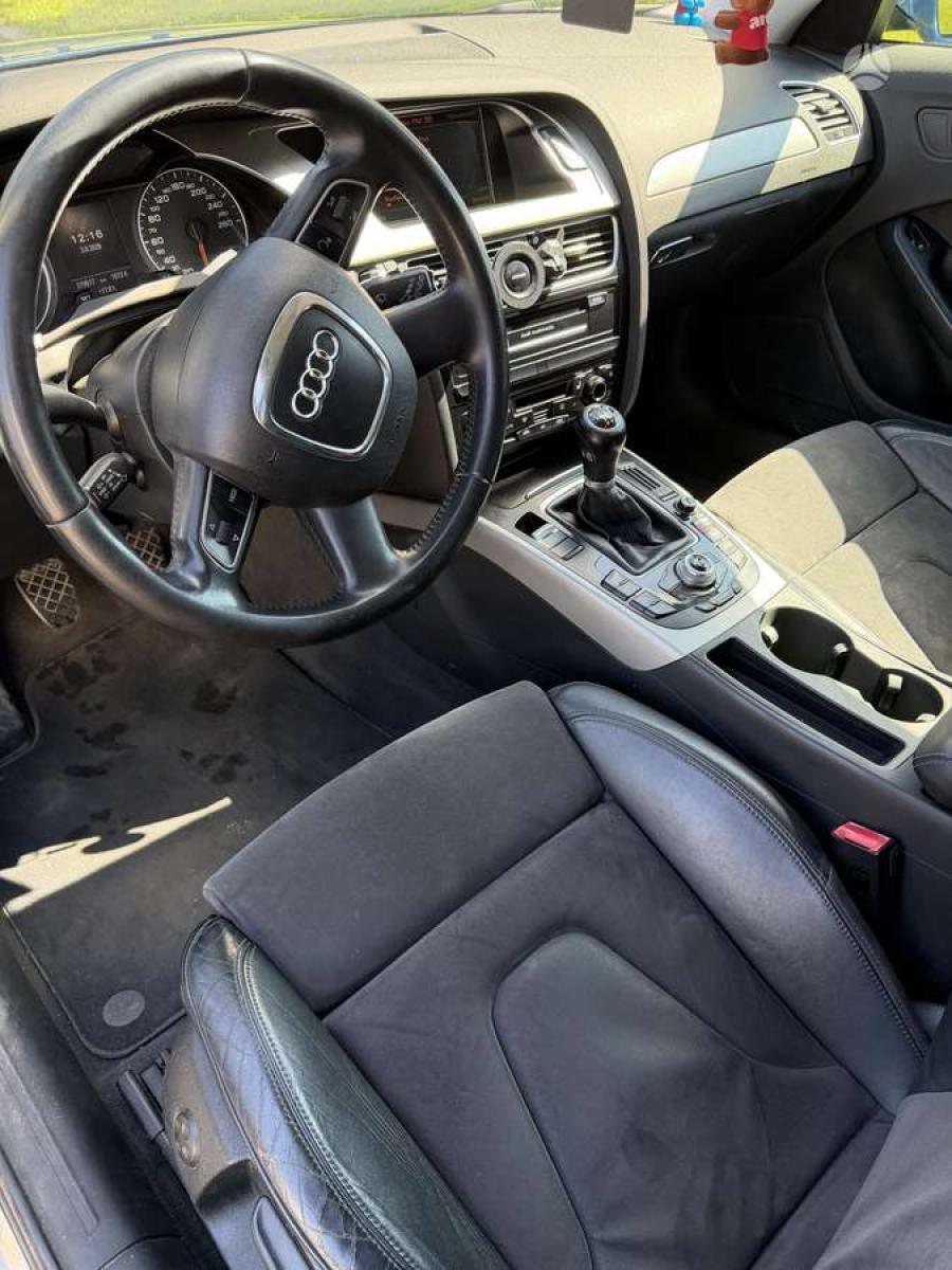 Blue Audi A4 2010 in Panevezys, with an engine capacity of 1.97 L and mileage of 280 thousand km for 4500 €, photo 5 on AUTOMOTO.COM.LV