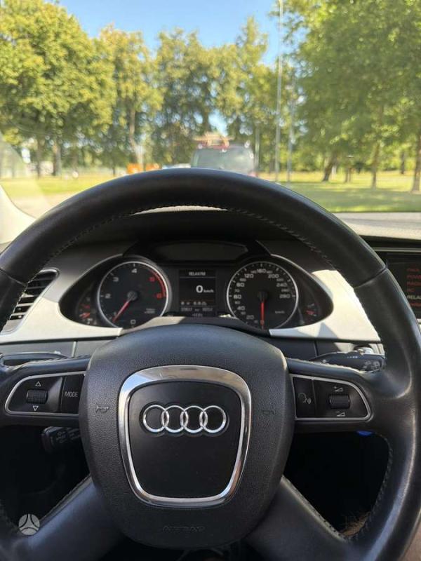 Zils Audi A4 2010 Panevēža, ar dzinēja tilpumu 1.97 L un nobraukumu 280 tūkst. km par 4500 €, foto 8 vietnē AUTOMOTO.COM.LV