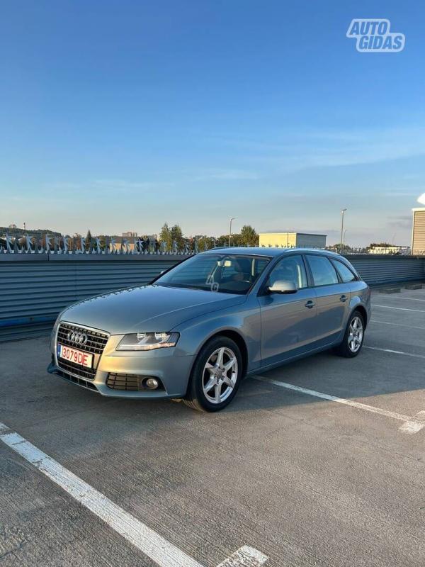 Audi A4 2010 in Vilnius on AUTOMOTO.COM.LV Blue Audi A4 2010 in Vilnius, with an engine capacity of 2.00 L and mileage of 310 thousand km for 4899 €, photo 1 on AUTOMOTO.COM.LV