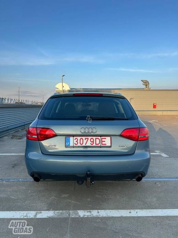 Audi A4 2010 in Vilnius on AUTOMOTO.COM.LV Blue Audi A4 2010 in Vilnius, with an engine capacity of 2.00 L and mileage of 310 thousand km for 4899 €, photo 5 on AUTOMOTO.COM.LV