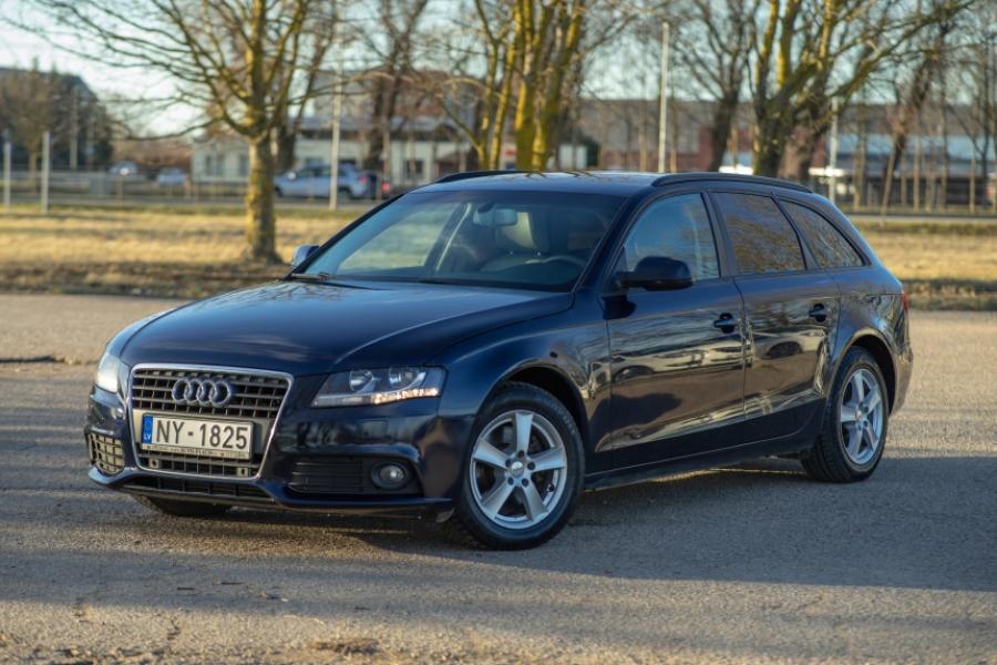 Zils Audi A4 2011 Rīga, ar dzinēja tilpumu 2.00 L un nobraukumu 307 tūkst. km par 5350 €, foto 1 vietnē AUTOMOTO.COM.LV