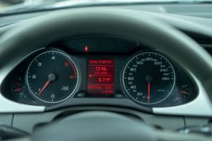 Zils Audi A4 2011 Rīga, ar dzinēja tilpumu 2.00 L un nobraukumu 307 tūkst. km par 5350 €, foto 5 vietnē AUTOMOTO.COM.LV