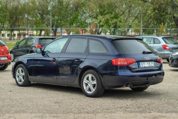Blue Audi A4 2011 in Riga, with an engine capacity of 2.00 L and mileage of 307 thousand km for 5350 €, photo 5 on AUTOMOTO.COM.LV