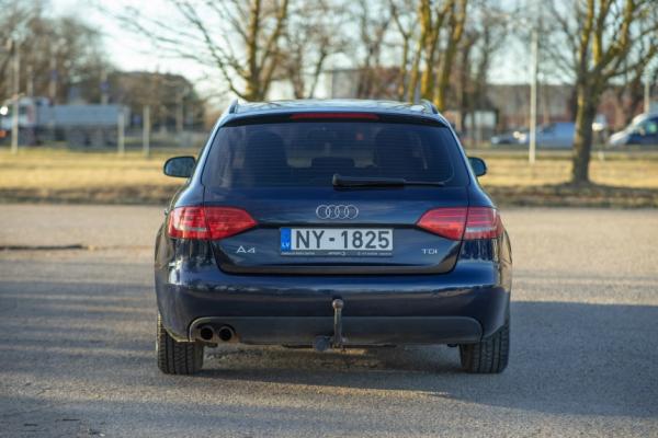 Blue Audi A4 2011 in Riga, with an engine capacity of 2.00 L and mileage of 307 thousand km for 5350 €, photo 6 on AUTOMOTO.COM.LV
