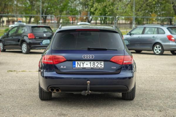 Blue Audi A4 2011 in Riga, with an engine capacity of 2.00 L and mileage of 307 thousand km for 5350 €, photo 9 on AUTOMOTO.COM.LV