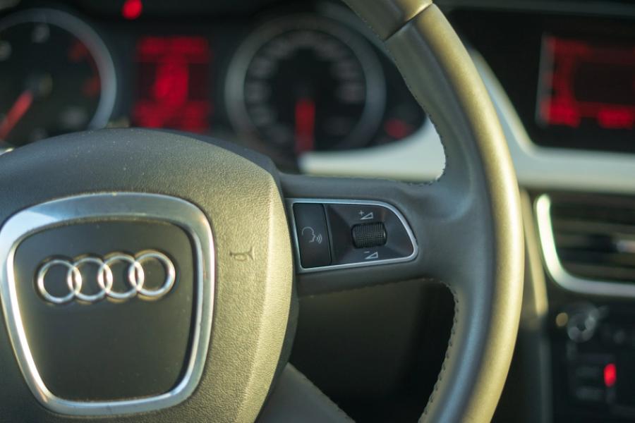 Zils Audi A4 2011 Rīga, ar dzinēja tilpumu 2.00 L un nobraukumu 307 tūkst. km par 5350 €, foto 11 vietnē AUTOMOTO.COM.LV