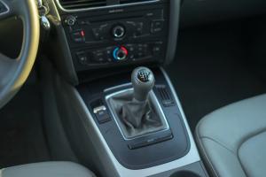 Zils Audi A4 2011 Rīga, ar dzinēja tilpumu 2.00 L un nobraukumu 307 tūkst. km par 5350 €, foto 17 vietnē AUTOMOTO.COM.LV