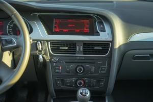 Zils Audi A4 2011 Rīga, ar dzinēja tilpumu 2.00 L un nobraukumu 307 tūkst. km par 5350 €, foto 19 vietnē AUTOMOTO.COM.LV