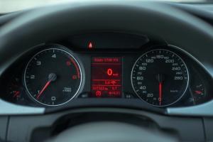 Zils Audi A4 2011 Rīga, ar dzinēja tilpumu 2.00 L un nobraukumu 307 tūkst. km par 5350 €, foto 21 vietnē AUTOMOTO.COM.LV