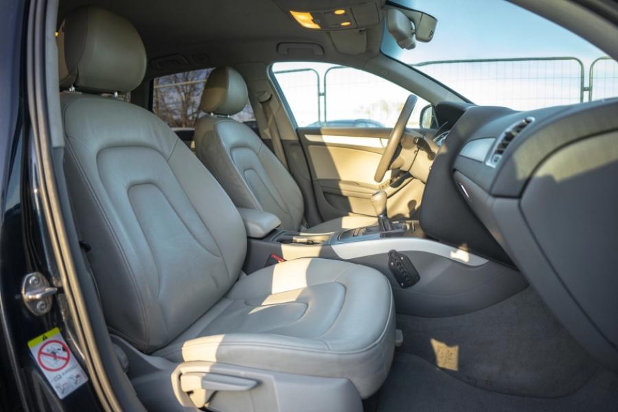 Zils Audi A4 2011 Rīga, ar dzinēja tilpumu 2.00 L un nobraukumu 307 tūkst. km par 5350 €, foto 23 vietnē AUTOMOTO.COM.LV