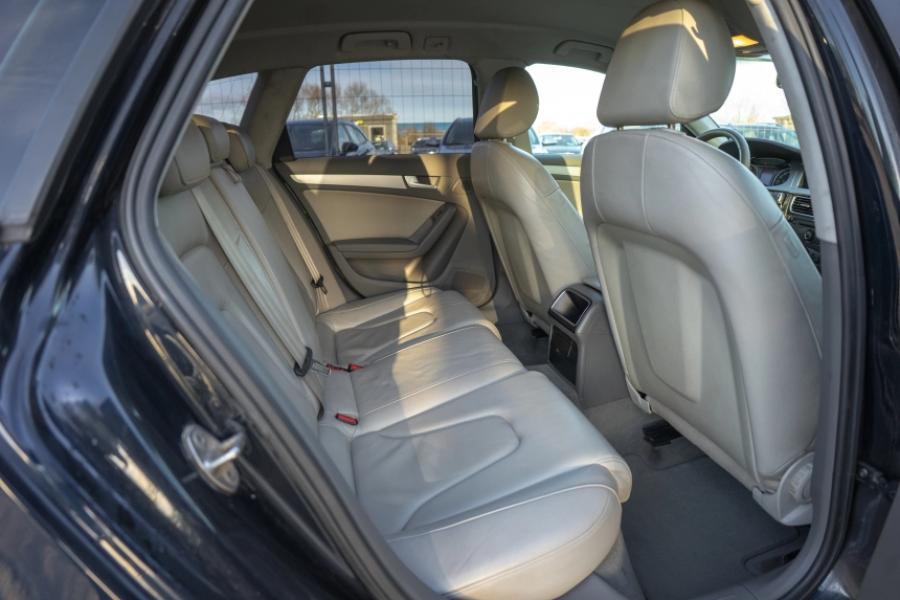 Zils Audi A4 2011 Rīga, ar dzinēja tilpumu 2.00 L un nobraukumu 307 tūkst. km par 5350 €, foto 25 vietnē AUTOMOTO.COM.LV