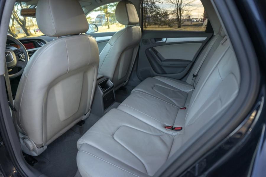 Zils Audi A4 2011 Rīga, ar dzinēja tilpumu 2.00 L un nobraukumu 307 tūkst. km par 5350 €, foto 28 vietnē AUTOMOTO.COM.LV