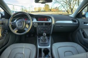 Zils Audi A4 2011 Rīga, ar dzinēja tilpumu 2.00 L un nobraukumu 307 tūkst. km par 5350 €, foto 33 vietnē AUTOMOTO.COM.LV