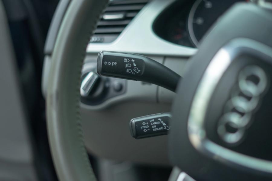 Zils Audi A4 2011 Rīga, ar dzinēja tilpumu 2.00 L un nobraukumu 307 tūkst. km par 5350 €, foto 37 vietnē AUTOMOTO.COM.LV