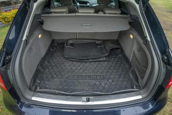 Blue Audi A4 2011 in Liepaja, with an engine capacity of 2.00 L and mileage of 307 thousand km for 4500 €, photo 9 on AUTOMOTO.COM.LV