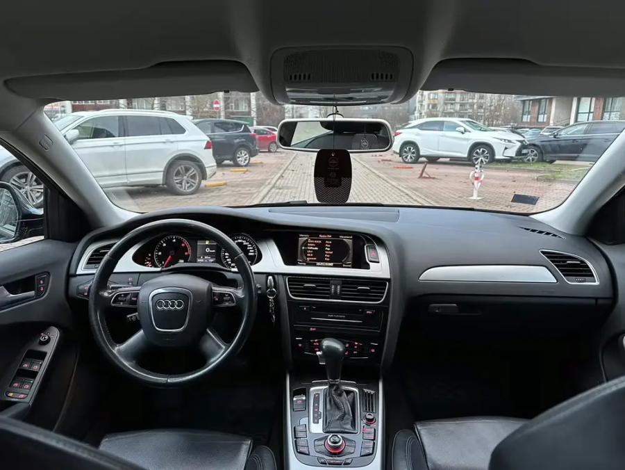Zils Audi A4 2011 Rīga, ar dzinēja tilpumu 2.70 L un nobraukumu 343 tūkst. km par 4790 €, foto 12 vietnē AUTOMOTO.COM.LV