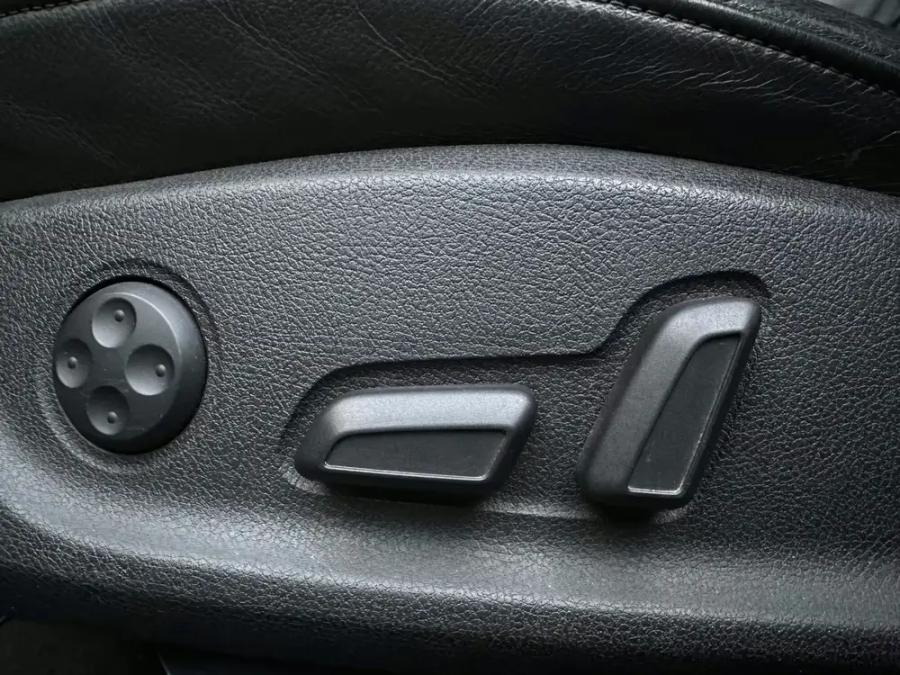 Zils Audi A4 2011 Rīga, ar dzinēja tilpumu 2.70 L un nobraukumu 343 tūkst. km par 4790 €, foto 14 vietnē AUTOMOTO.COM.LV