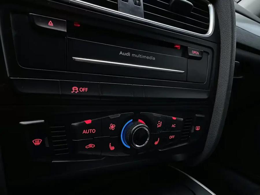 Zils Audi A4 2011 Rīga, ar dzinēja tilpumu 2.70 L un nobraukumu 343 tūkst. km par 4790 €, foto 22 vietnē AUTOMOTO.COM.LV