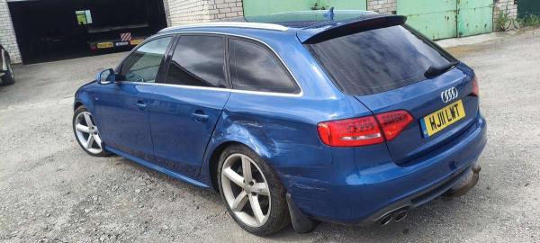 Zils Audi A4 2011 Kelmė, ar dzinēja tilpumu 1.97 L un nobraukumu 165 tūkst. km par 2390 €, foto 10 vietnē AUTOMOTO.COM.LV