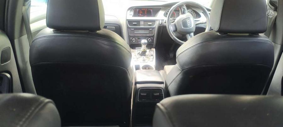Zils Audi A4 2011 Kelmė, ar dzinēja tilpumu 1.97 L un nobraukumu 165 tūkst. km par 2390 €, foto 16 vietnē AUTOMOTO.COM.LV