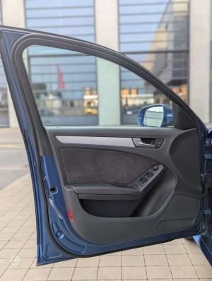 Zils Audi A4 2011 Kauņa, ar dzinēja tilpumu 1.97 L un nobraukumu 251 tūkst. km par 6500 €, foto 22 vietnē AUTOMOTO.COM.LV