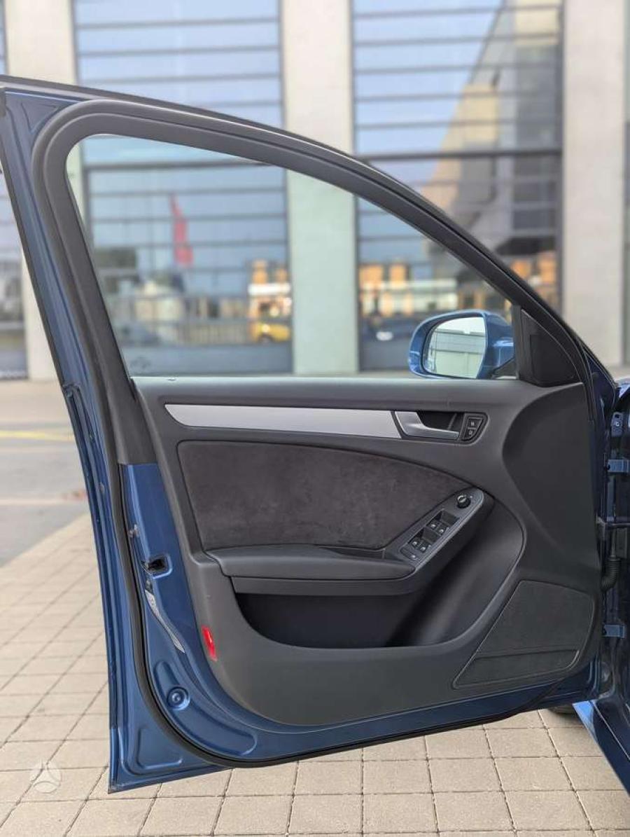 Zils Audi A4 2011 Kauņa, ar dzinēja tilpumu 1.97 L un nobraukumu 251 tūkst. km par 6500 €, foto 22 vietnē AUTOMOTO.COM.LV