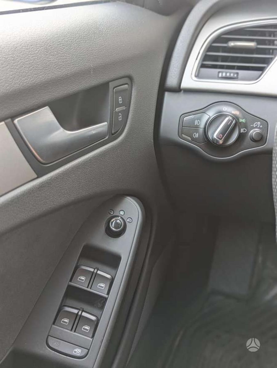 Zils Audi A4 2011 Kauņa, ar dzinēja tilpumu 1.97 L un nobraukumu 251 tūkst. km par 6500 €, foto 45 vietnē AUTOMOTO.COM.LV