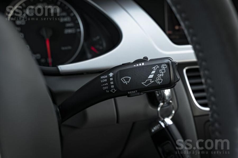 Zils Audi A4 2011 Rīga, ar dzinēja tilpumu 2.00 L un nobraukumu 335 tūkst. km par 6995 €, foto 22 vietnē AUTOMOTO.COM.LV
