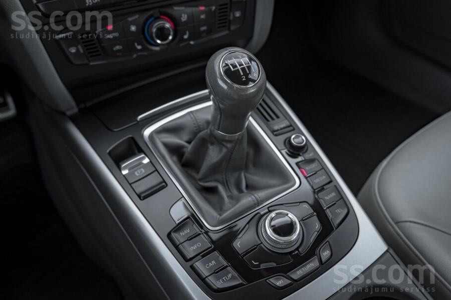 Zils Audi A4 2011 Rīga, ar dzinēja tilpumu 2.00 L un nobraukumu 335 tūkst. km par 6995 €, foto 23 vietnē AUTOMOTO.COM.LV