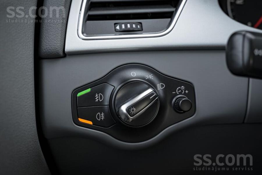 Zils Audi A4 2011 Rīga, ar dzinēja tilpumu 2.00 L un nobraukumu 335 tūkst. km par 6995 €, foto 29 vietnē AUTOMOTO.COM.LV