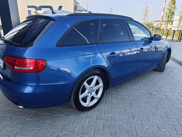 Blue Audi A4 2011 in Vilnius, with an engine capacity of 3.00 L and mileage of 285 thousand km for 7490 €, photo 6 on AUTOMOTO.COM.LV