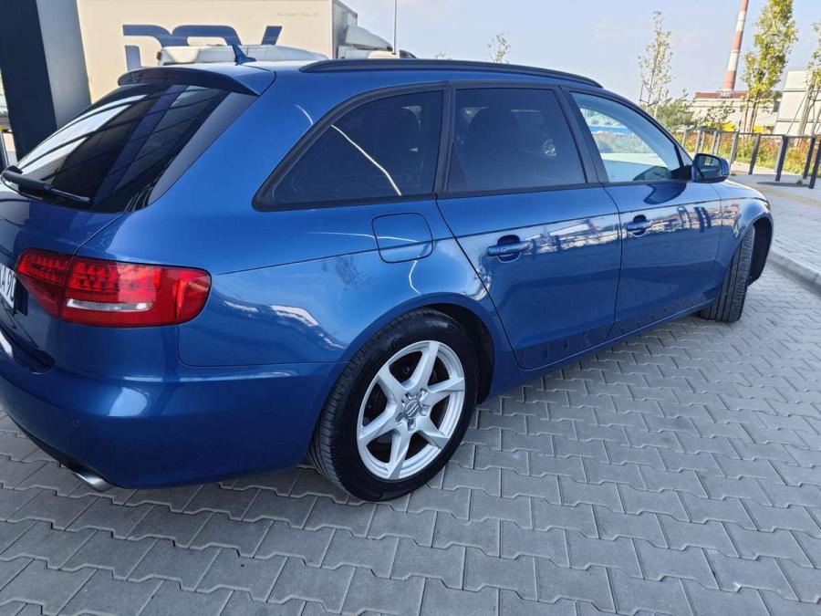Blue Audi A4 2011 in Vilnius, with an engine capacity of 3.00 L and mileage of 285 thousand km for 7490 €, photo 6 on AUTOMOTO.COM.LV