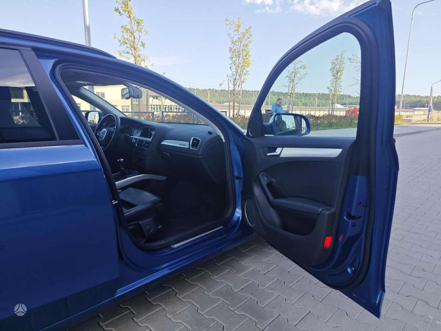 Blue Audi A4 2011 in Vilnius, with an engine capacity of 3.00 L and mileage of 285 thousand km for 7490 €, photo 28 on AUTOMOTO.COM.LV
