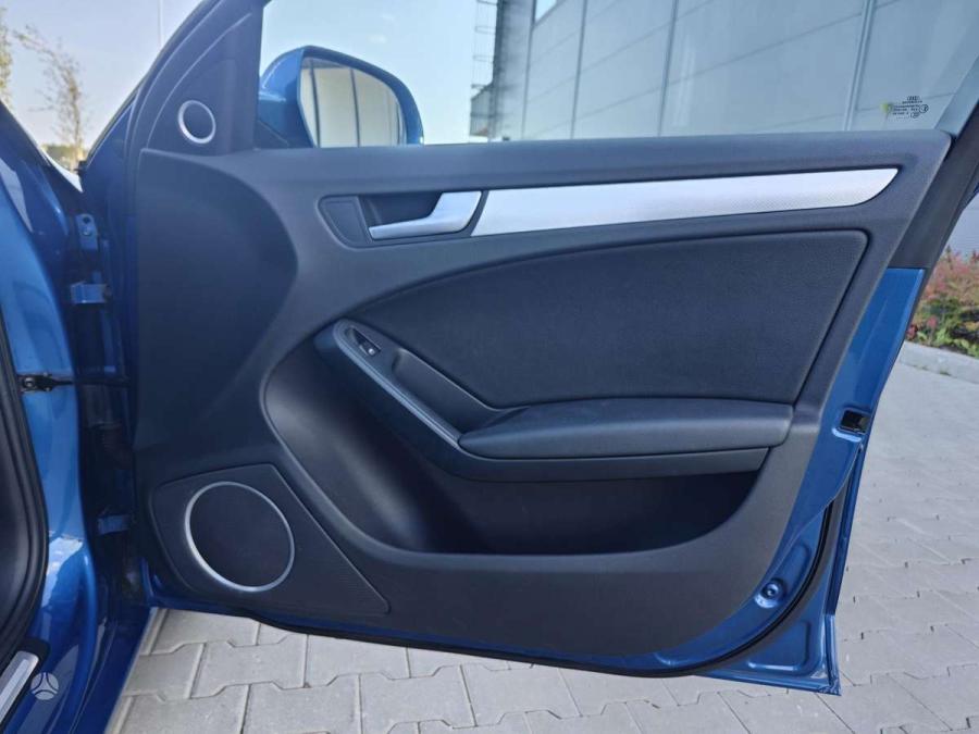 Blue Audi A4 2011 in Vilnius, with an engine capacity of 3.00 L and mileage of 285 thousand km for 7490 €, photo 29 on AUTOMOTO.COM.LV