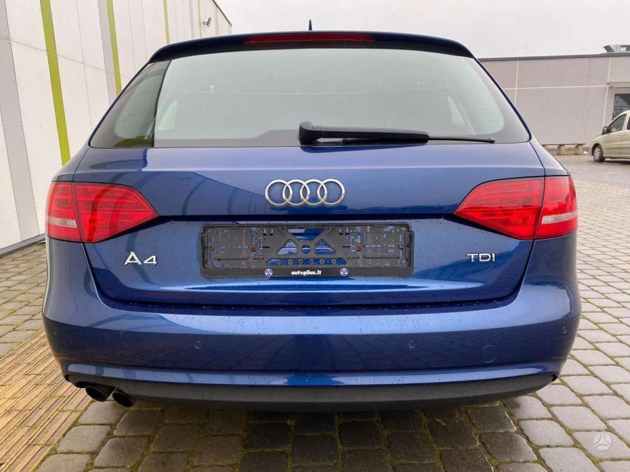 Blue Audi A4 2012 in Raseiniai, with an engine capacity of 1.97 L and mileage of 383 thousand km for 6100 €, photo 4 on AUTOMOTO.COM.LV