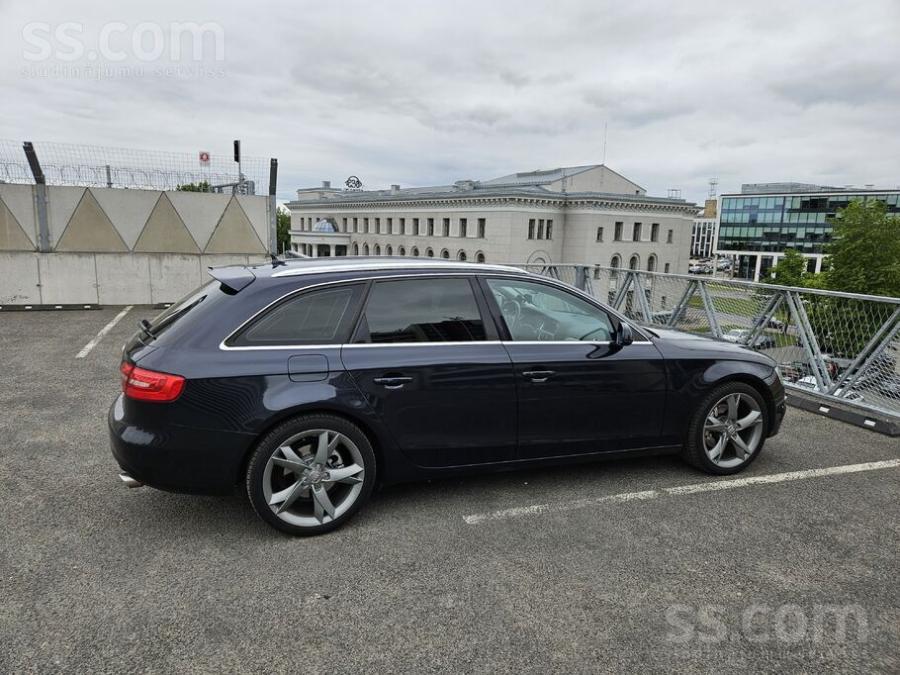 Zils Audi A4 2012 Rīga, ar dzinēja tilpumu 3.00 L un nobraukumu 301 tūkst. km par 9000 €, foto 1 vietnē AUTOMOTO.COM.LV