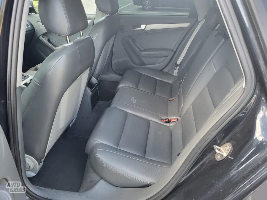 Zils Audi A4 2012 Šauļi, ar dzinēja tilpumu 2.00 L un nobraukumu 349 tūkst. km par 4500 €, foto 14 vietnē AUTOMOTO.COM.LV