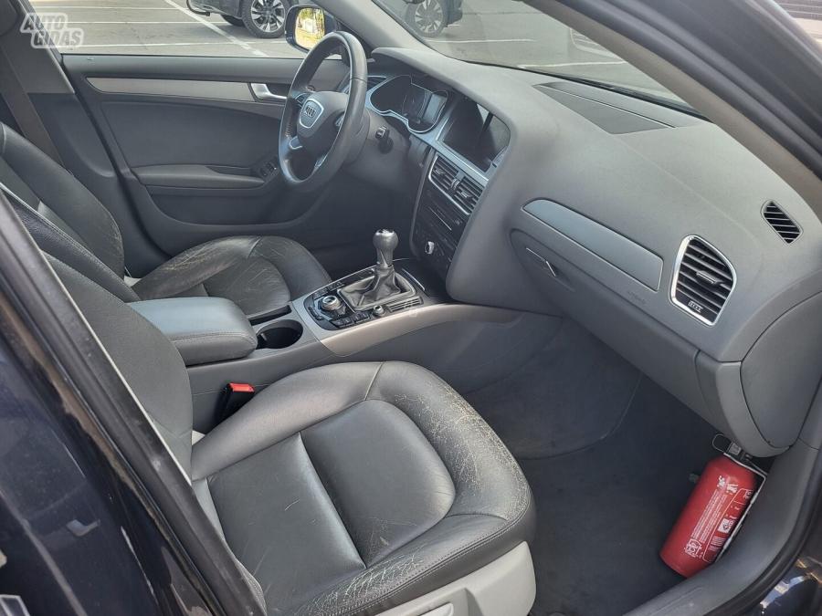 Zils Audi A4 2012 Šauļi, ar dzinēja tilpumu 2.00 L un nobraukumu 349 tūkst. km par 4500 €, foto 19 vietnē AUTOMOTO.COM.LV