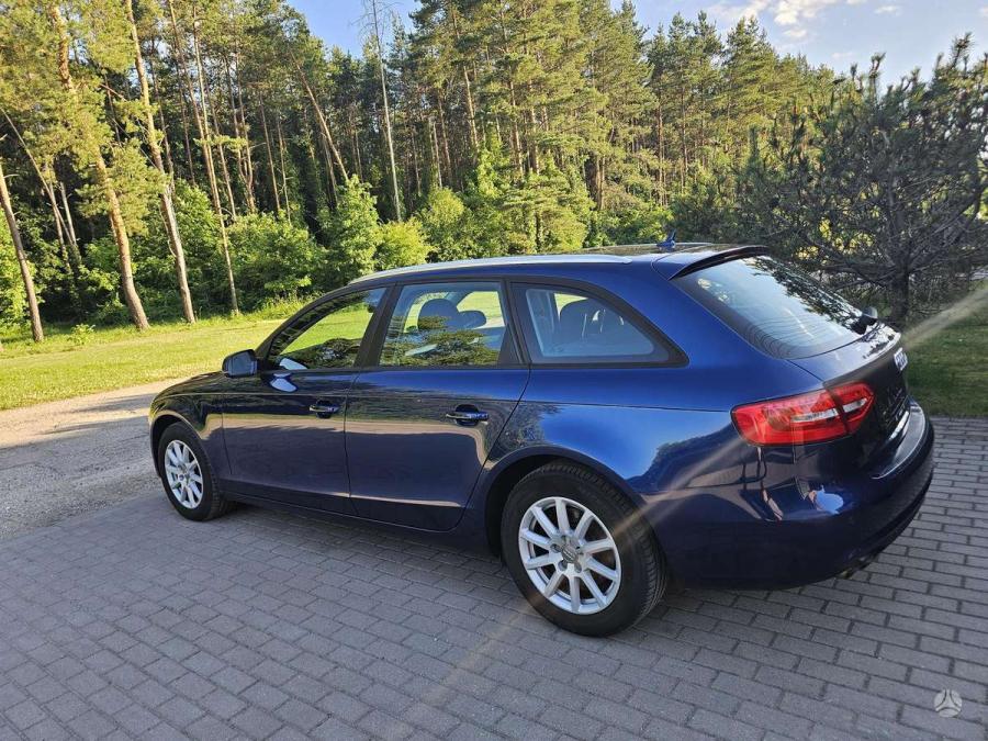 Blue Audi A4 2012 in Ukmerge, with an engine capacity of 1.97 L and mileage of 384 thousand km for 5900 €, photo 9 on AUTOMOTO.COM.LV
